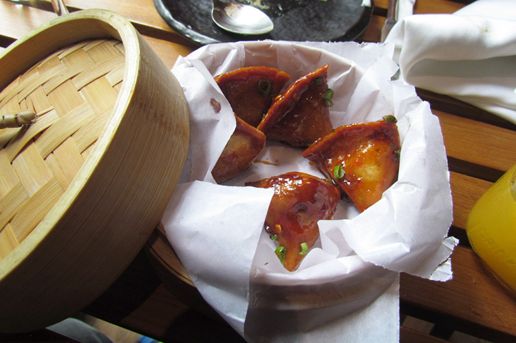 Farzi Keeps us Coming Back for Duck Samosas & More | LBB, Delhi