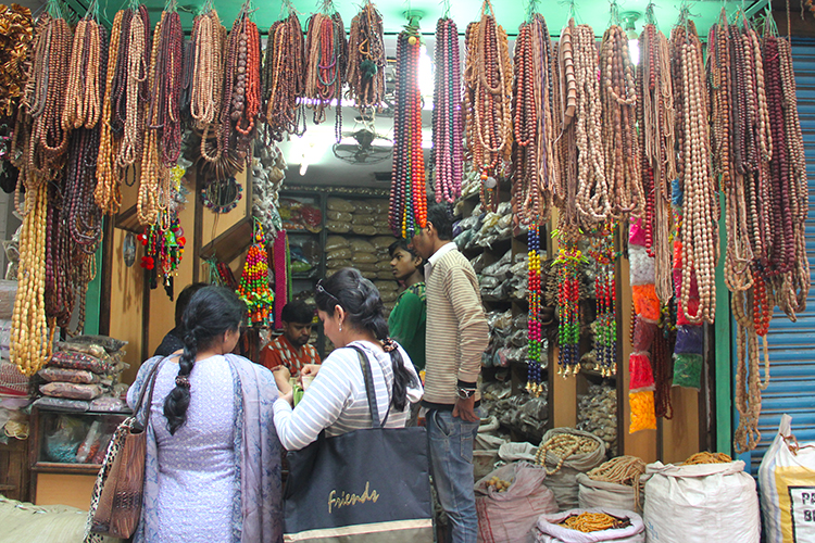 Delicate Lace, Blingy Borders and Sparkly Sequins in Kinari Bazaar ...