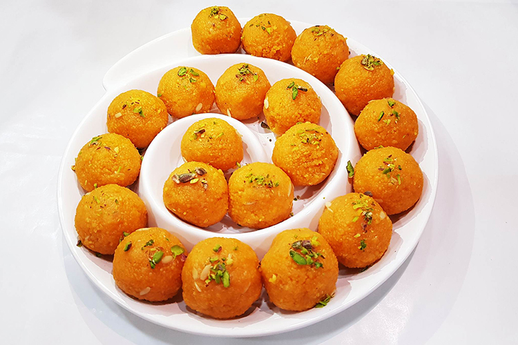 Kulfi, Laddoos & More: Find Iconic Dilli 6 Food Vendors At Noida This ...