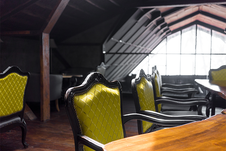 Razzberry Rhinoceros In Juhu | LBB, Mumbai