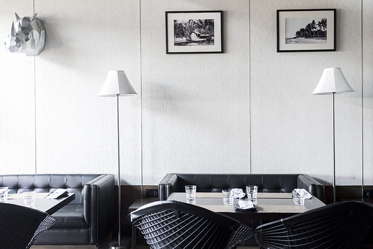 Razzberry Rhinoceros In Juhu | LBB, Mumbai